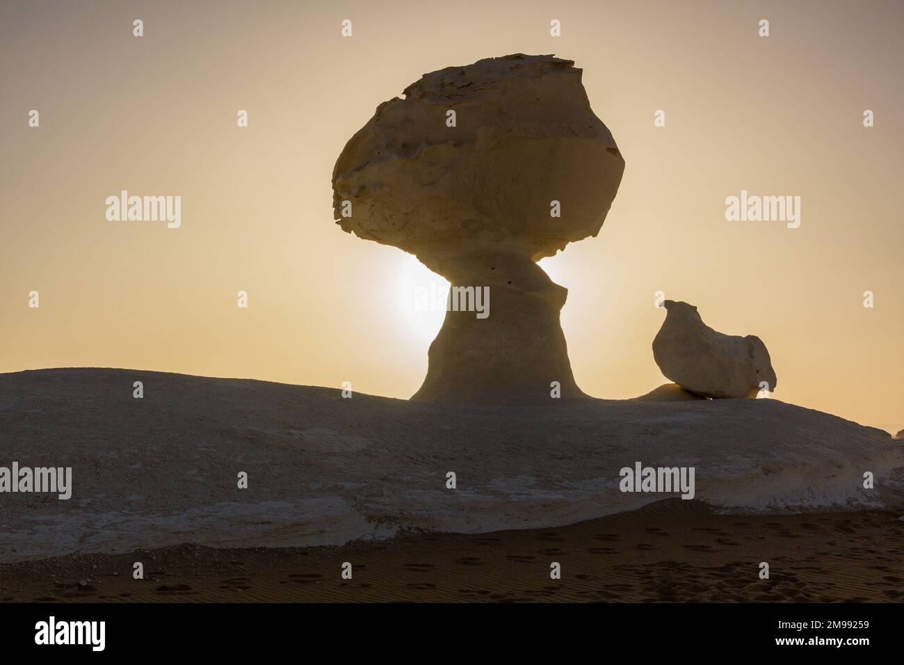 Rock formations in the White Desert, Egypt Stock Photo - Alamy