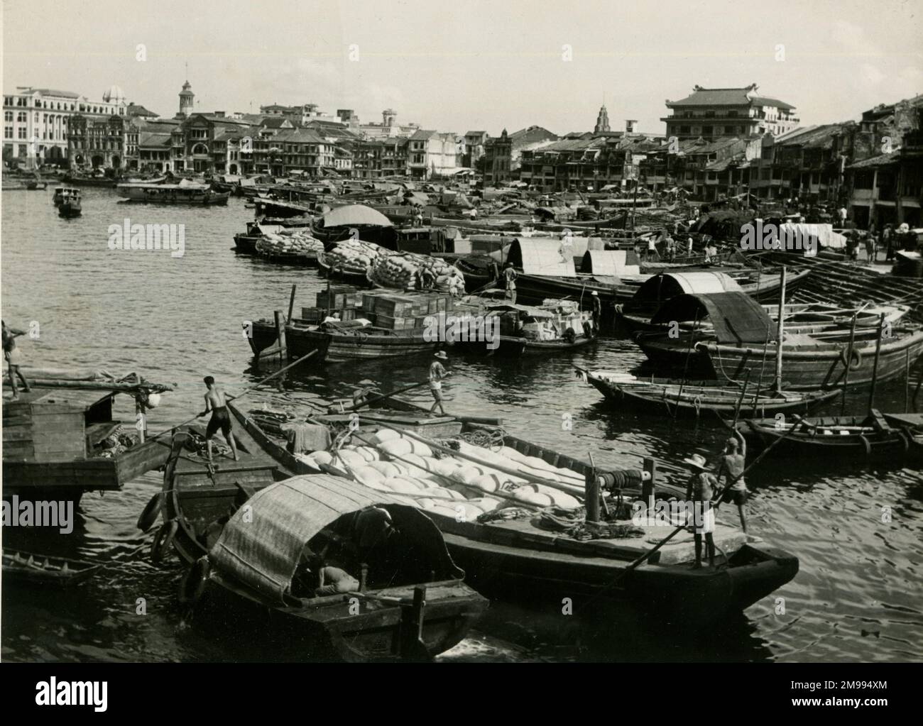 Singapore 1940s hi-res stock photography and images - Alamy