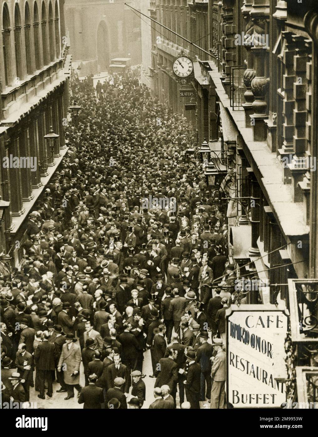 Gold standard hi-res stock photography and images - Alamy