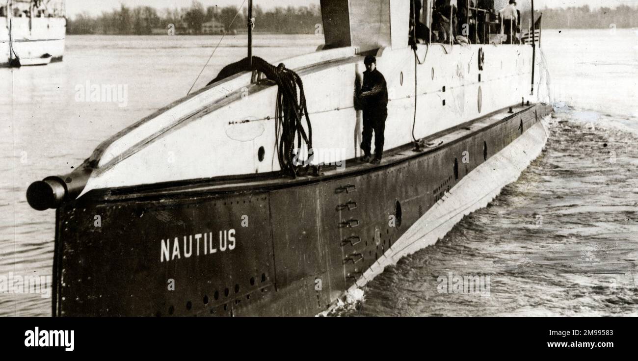 US Navy submarine Nautilus leaving Philadelphia for New York, 27 March ...