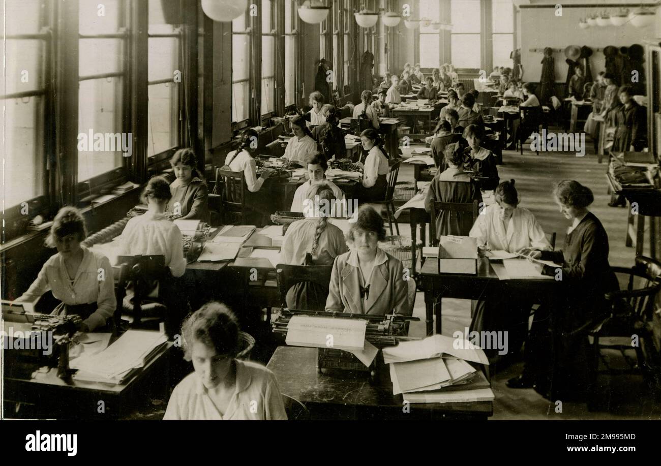 Women typing historical hi-res stock photography and images - Alamy