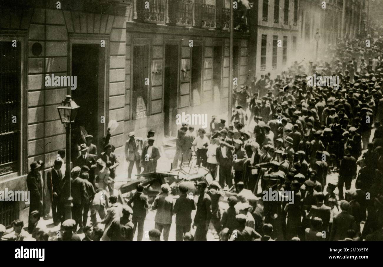 History of the spanish revolution hi-res stock photography and images ...