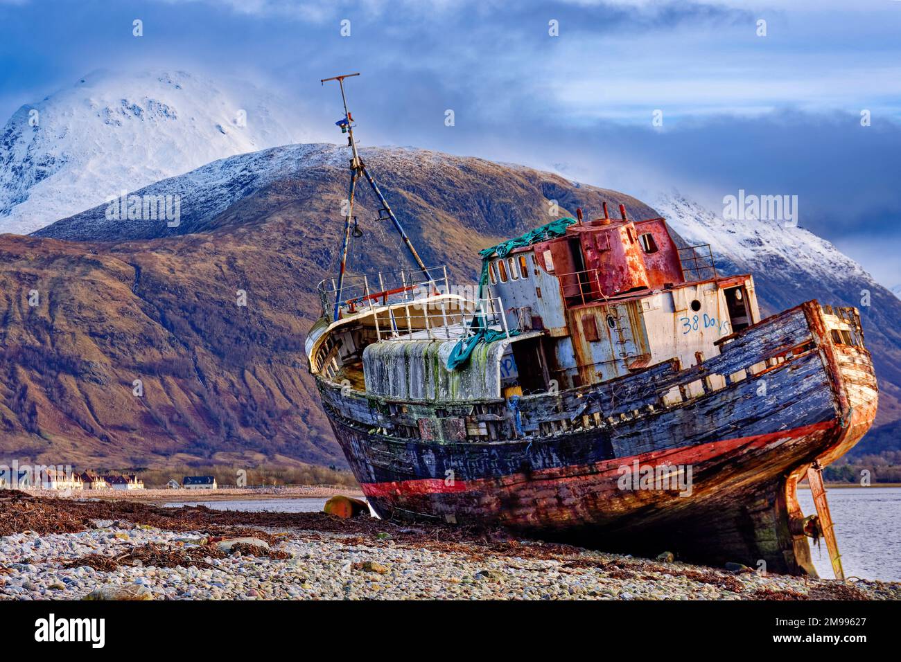 Old Boat of Caol Fort William Scotland boat abandoned on the pebble ...
