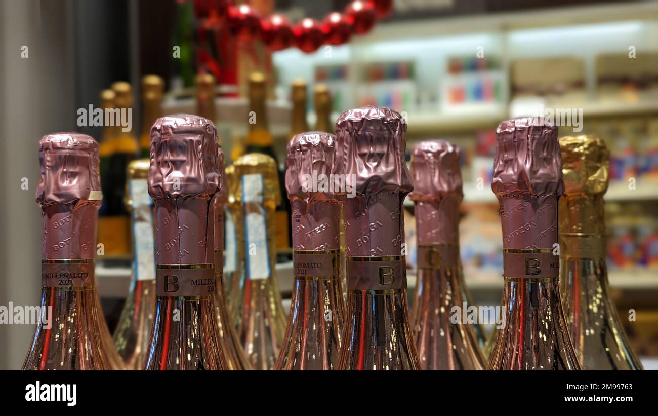 Champagne bottles shop interior display hi-res stock photography and ...