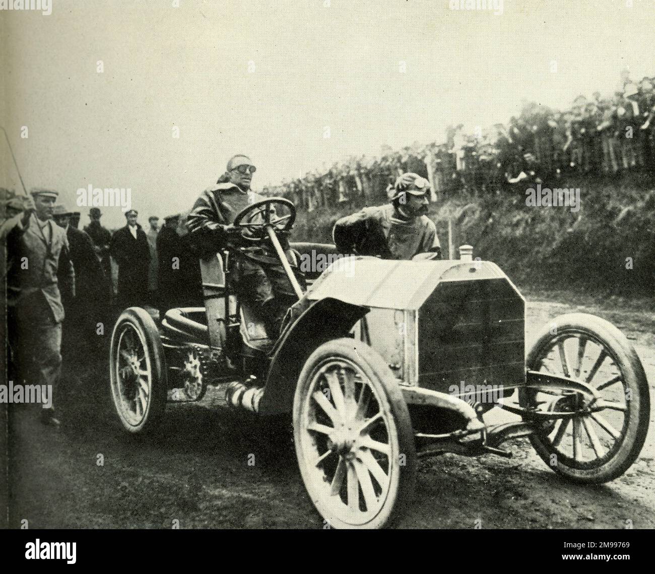 Road race motor racing 1900s hi-res stock photography and images - Alamy