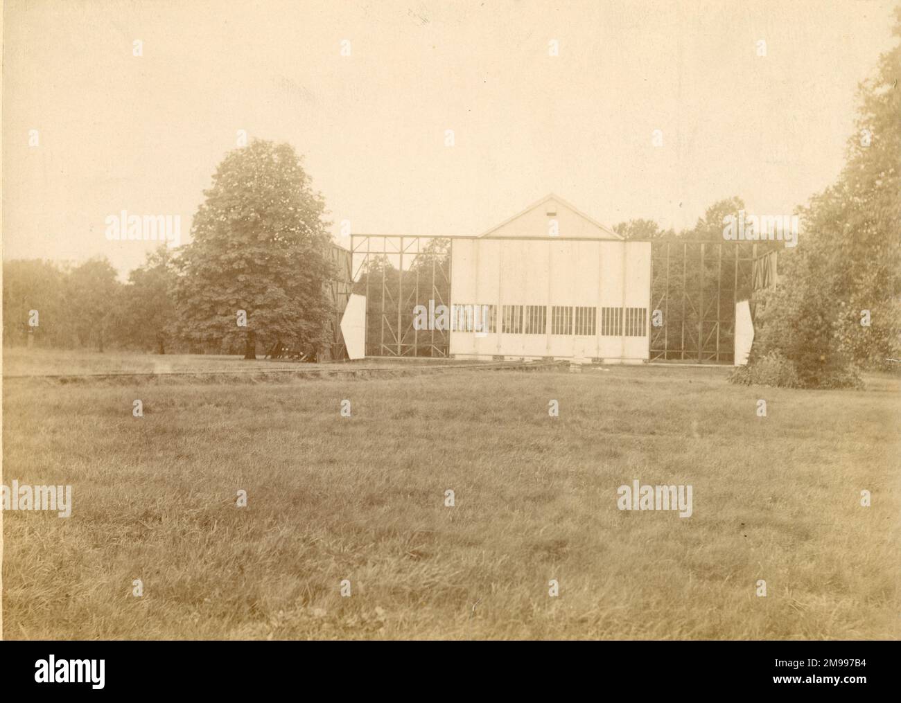 The shed at Baldwyn?s Park, Kent, where Sir Hiram Maxim constructed his ...