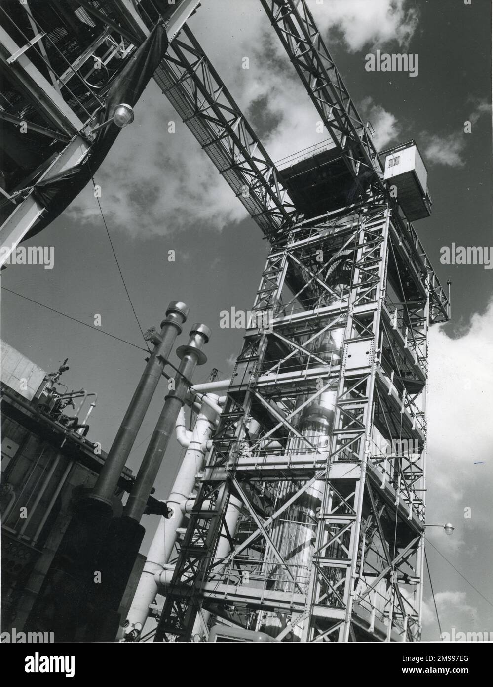 Static test rig installation at Hatfield for development of Blue Streak ...