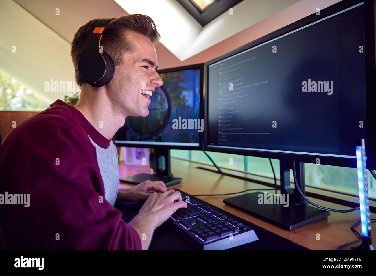 Gaming monitors hi-res stock photography and images - Alamy