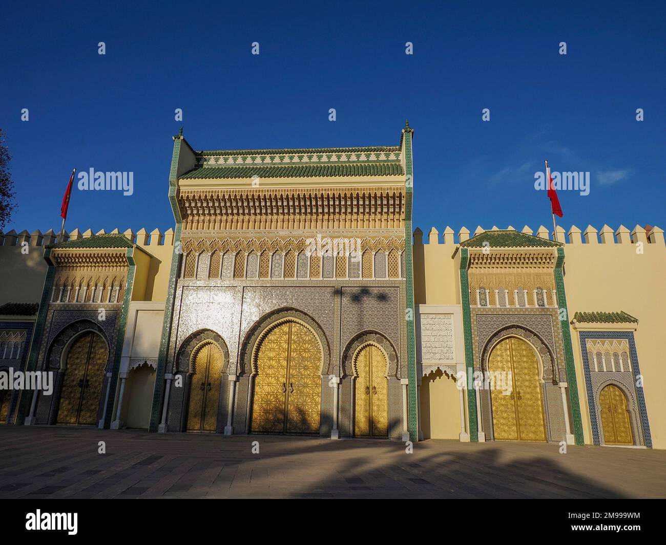 golden Gate to the palace of the king of Morocco in Fes Stock Photo - Alamy
