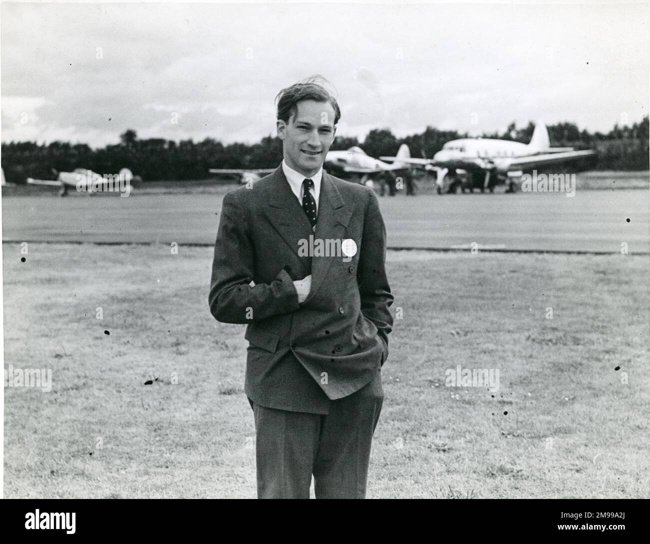 Peter Twiss, Fairey test pilot, at the 1947 Royal Aeronautical Society ...