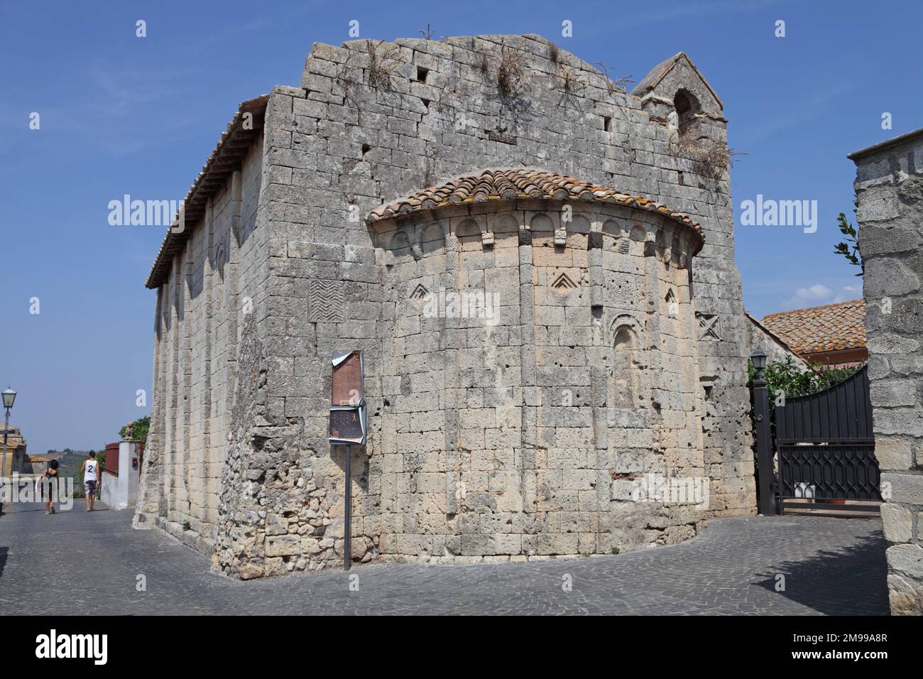 Early romanesque churches hi-res stock photography and images - Alamy