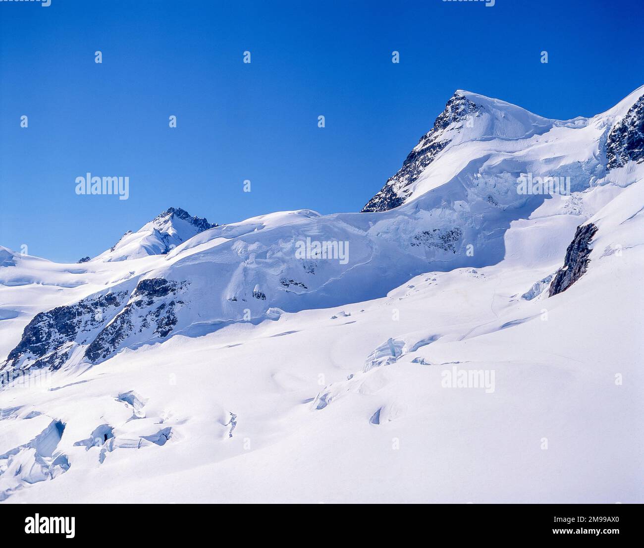 Mountain lookout from the summit of the Jungfrau, Bernese Alps, Bern ...