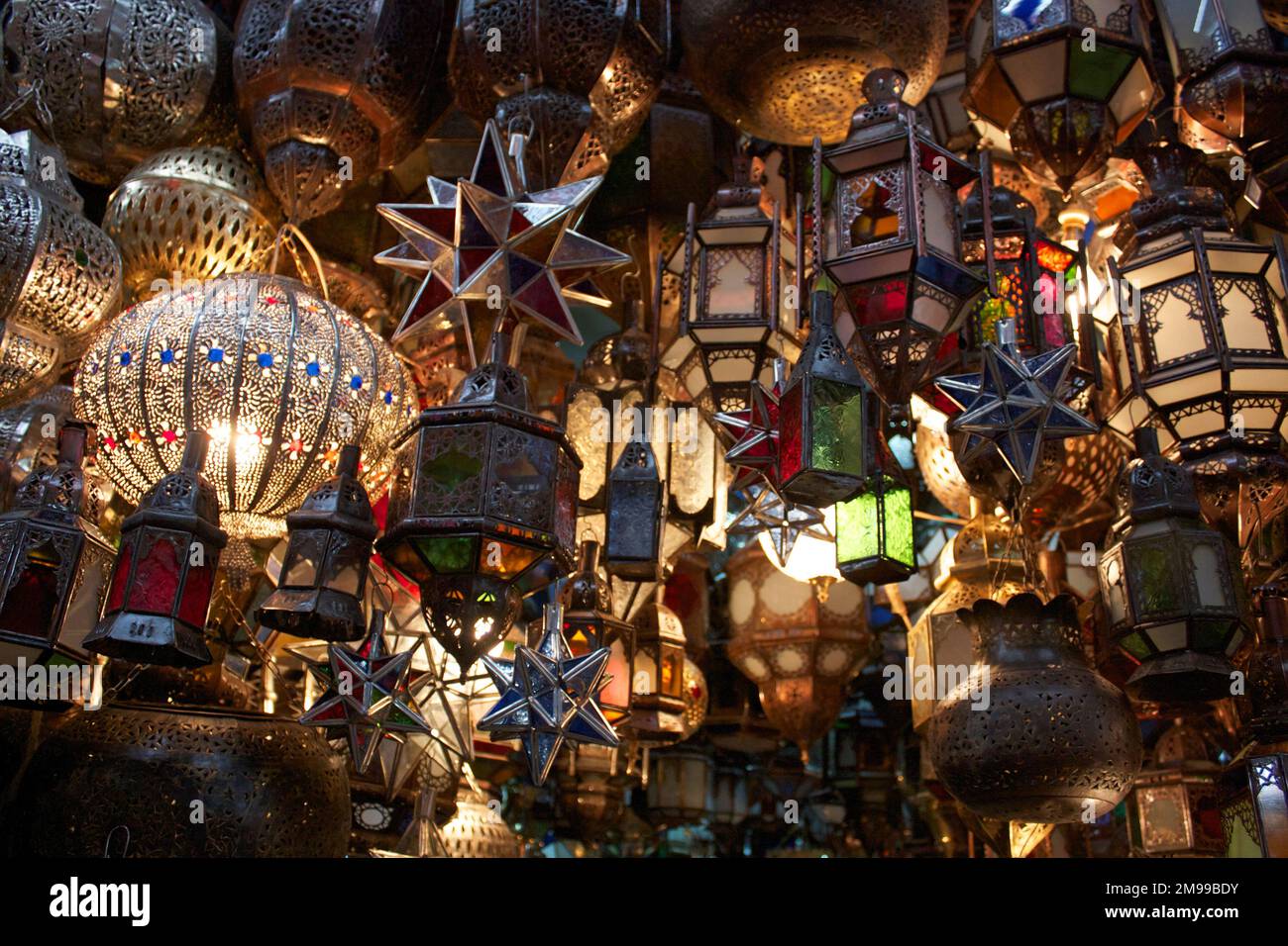Moroccan lanterns hi-res stock photography and images - Alamy