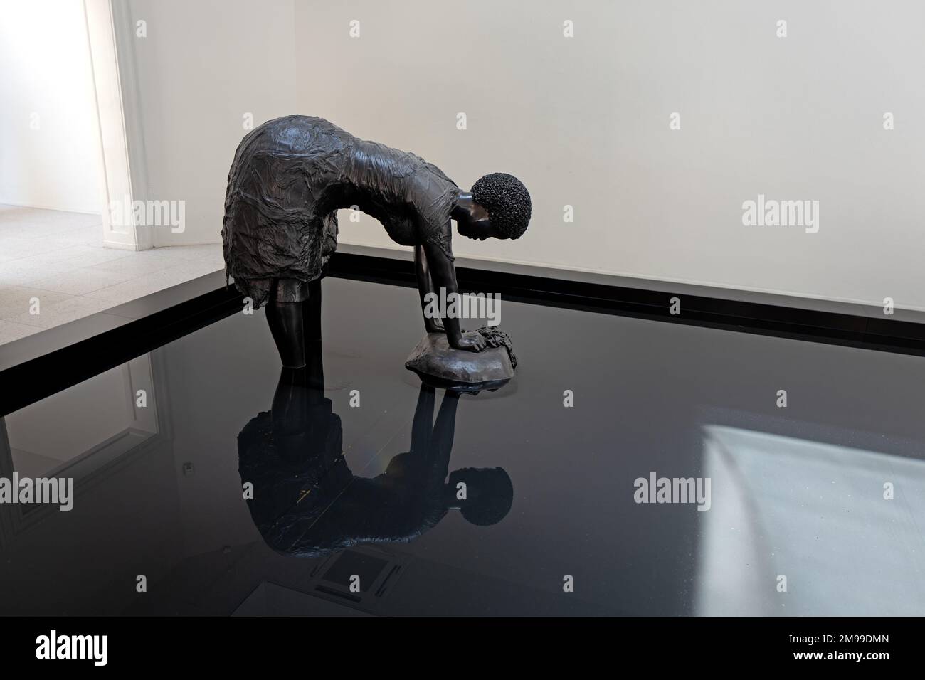 Simone Leigh's art exhibition at the USA's pavillon of the Biennale art ...