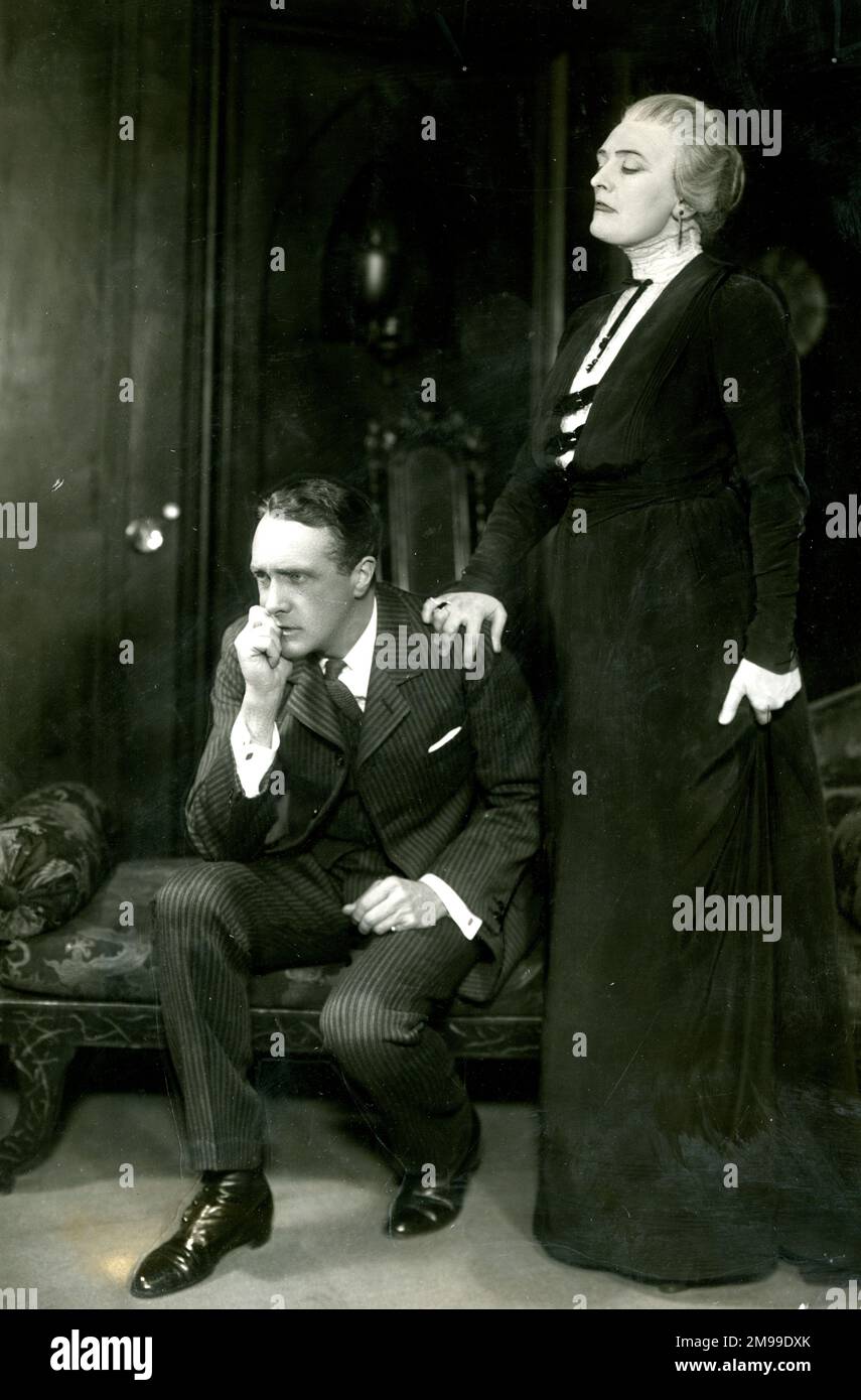 Sybil Thorndike and Owen Nares in the play Double Door at the Globe ...