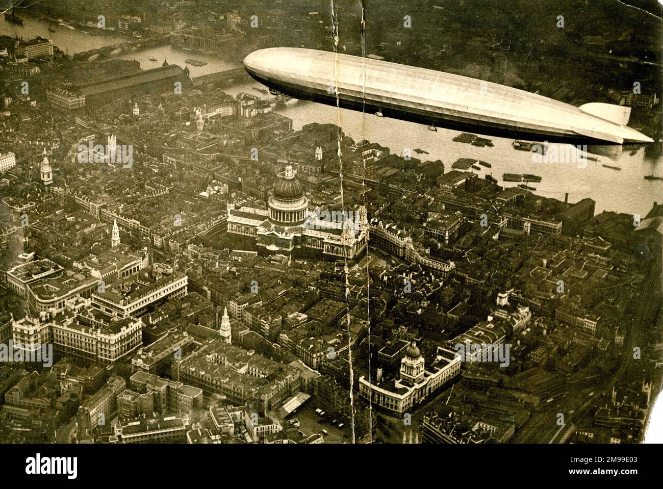 German zeppelin london hi-res stock photography and images - Alamy