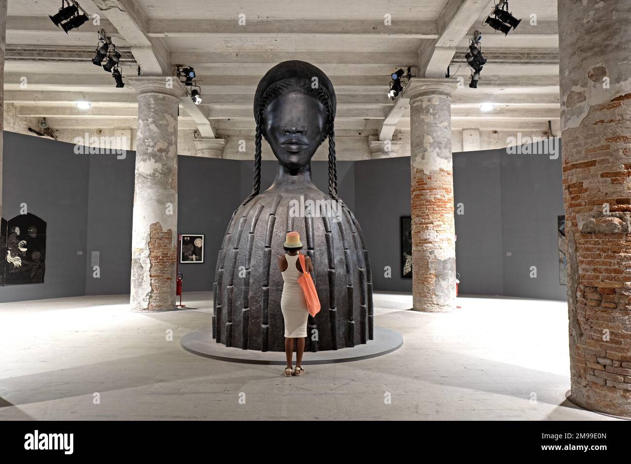 Simone Leigh's art exhibition at the USA's pavillon of the Biennale art ...
