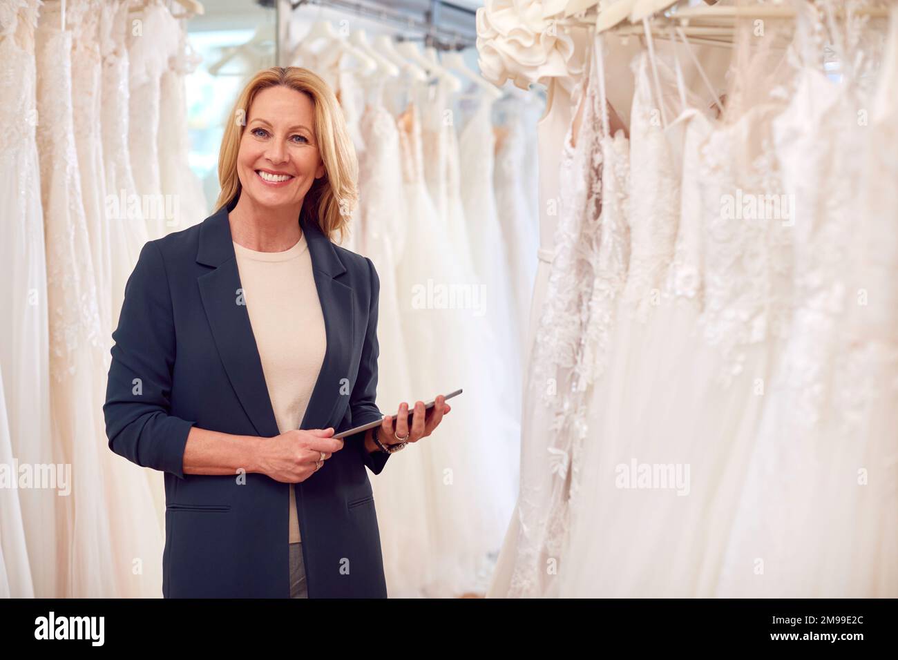 Portrait mature shop assistant hi-res stock photography and images - Alamy