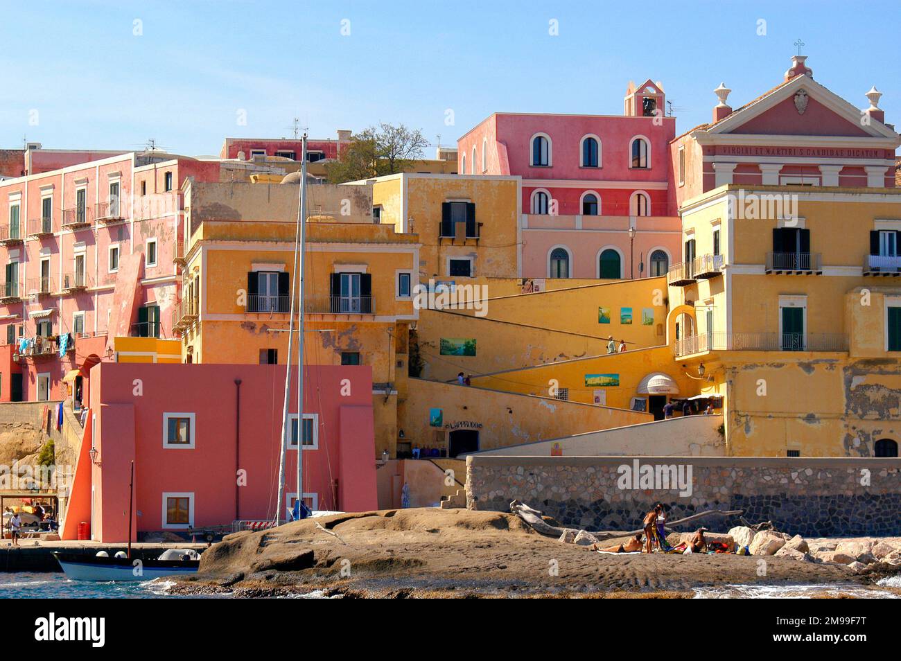 Beach and harbor on the island of Ventotene, Italy Stock Photo - Alamy