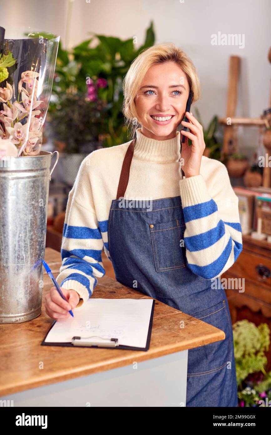 Tech clipboard hi-res stock photography and images - Alamy