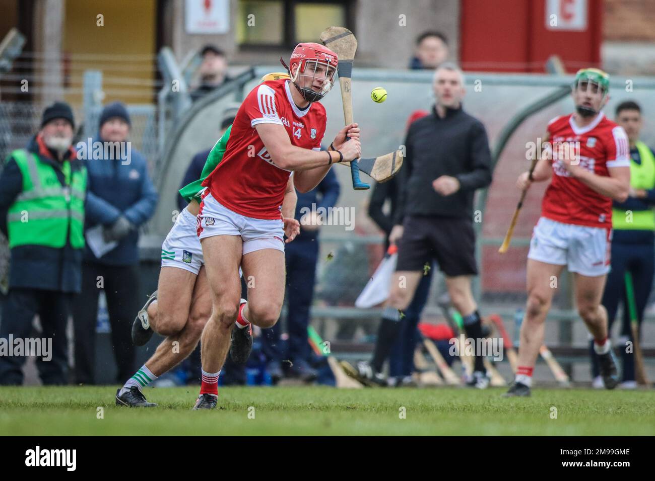 Limerick hurling team hi-res stock photography and images - Alamy