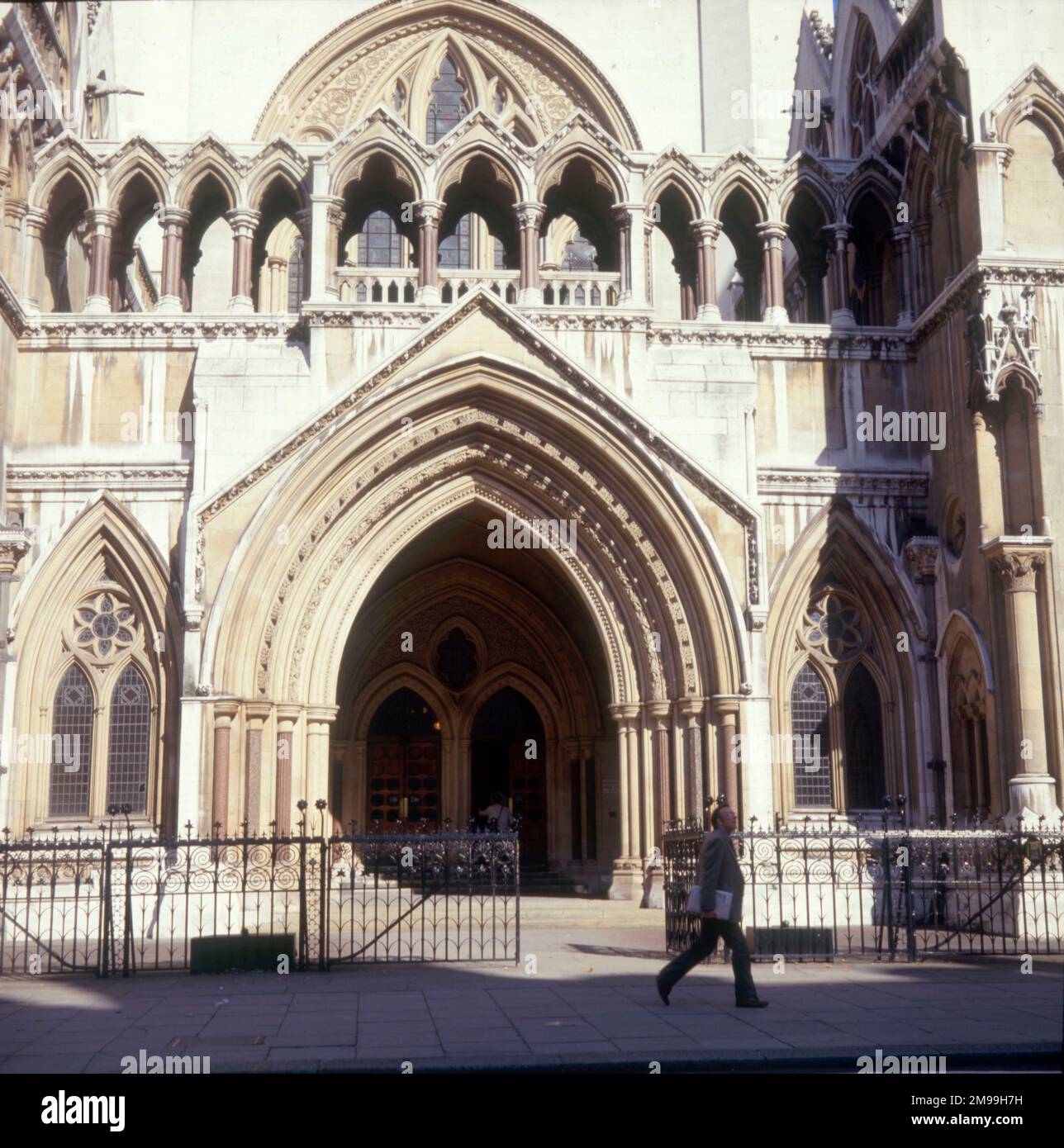 Royal courts of justice history hi-res stock photography and images - Alamy