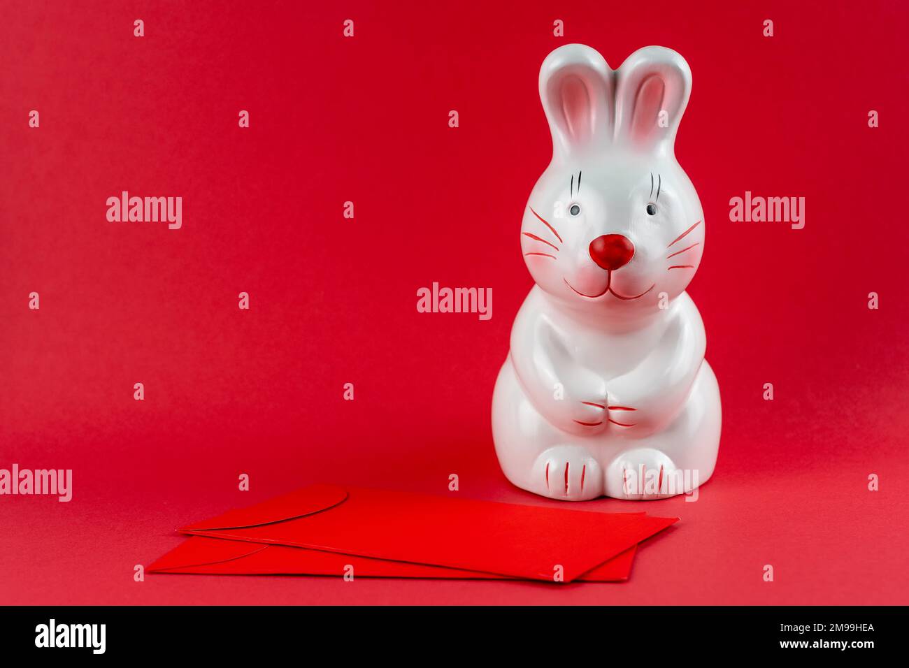 Red ang pao envelope hi-res stock photography and images - Alamy