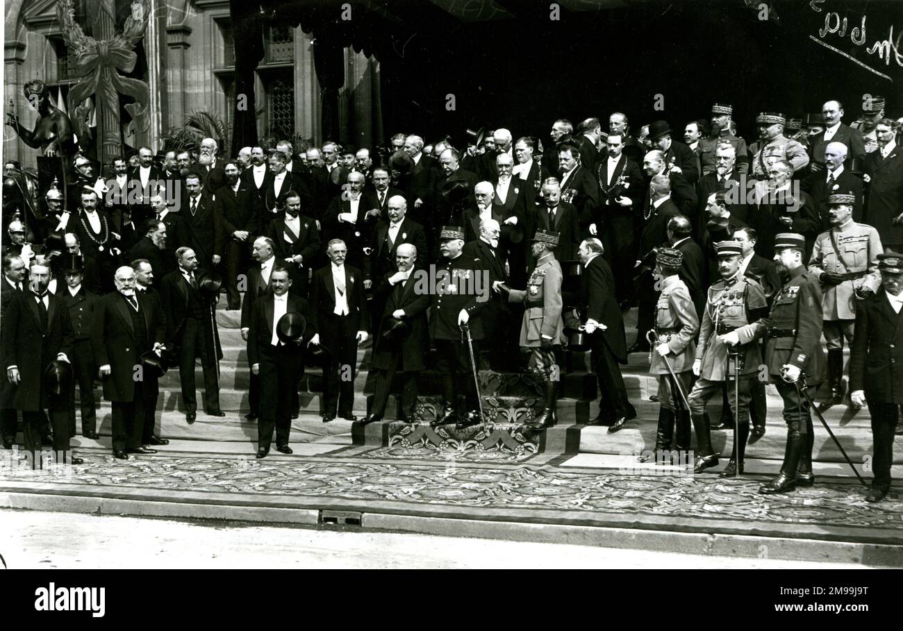 Peace celebration in Paris after the First World War, including Marshal ...