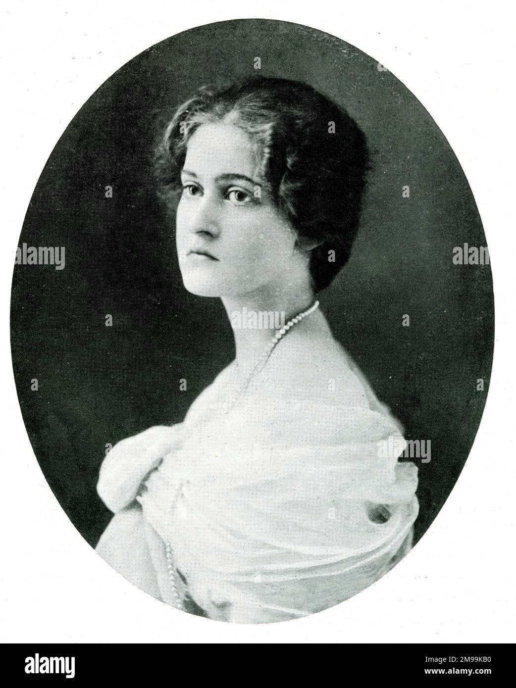 Lady Evelyn Hilda Stuart Erskine Guinness (1883-1939), wife of Walter ...