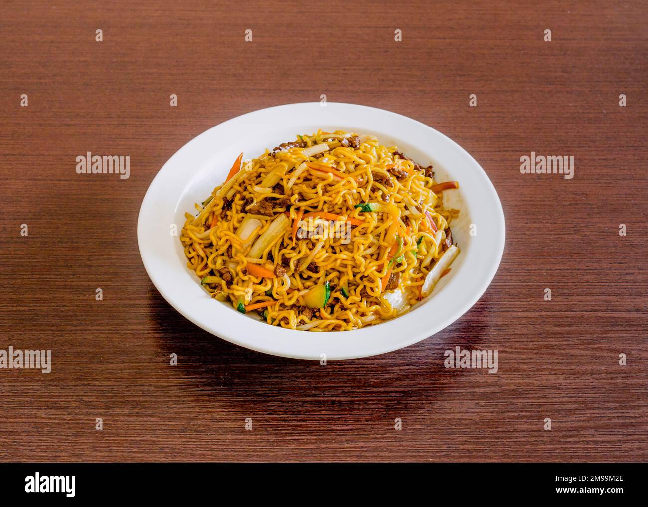 Eating fresh chinese noodles plate hi-res stock photography and images ...