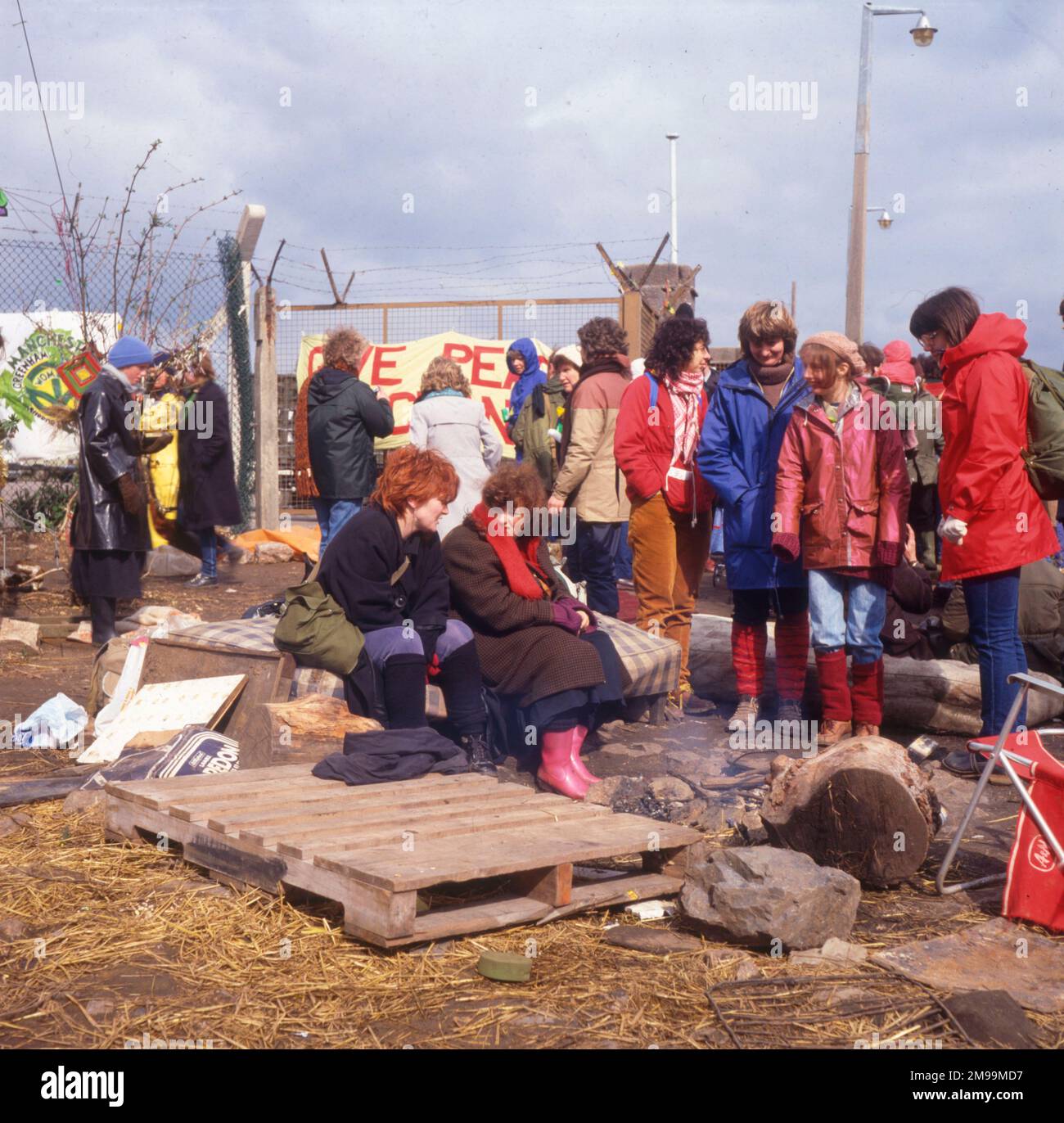Greenham common protest 1983 hi-res stock photography and images - Alamy