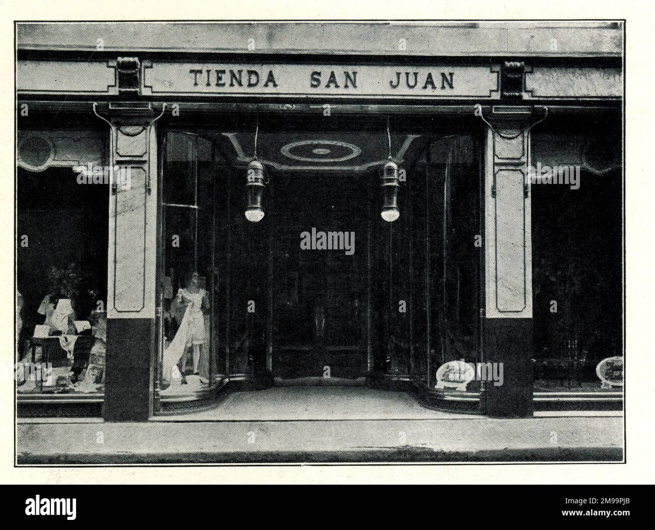 1930s shop front hi-res stock photography and images - Alamy