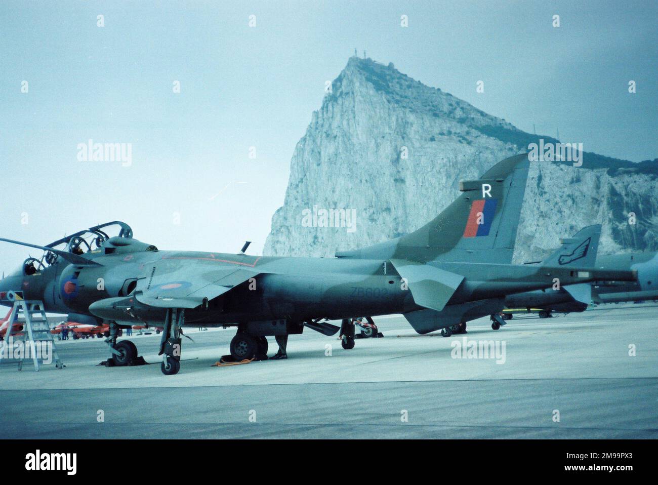 British Aerospace Harrier T.4 ZB603 'R' of 233 Operational Conversion ...