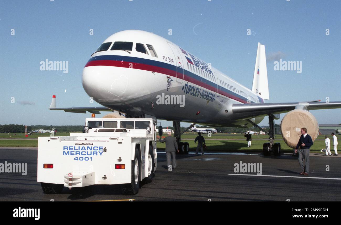 Farnborough 92 - Tupolev Tu-204-120 - CCCP-64006 (MSN: 1450743164006 ...