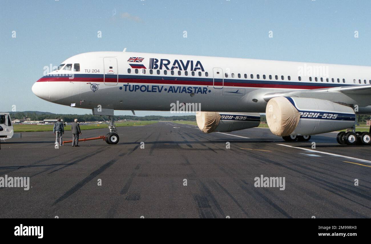 Farnborough 92 - Tupolev Tu-204-120 - CCCP-64006 (MSN: 1450743164006) - powered by Rolls-Royce ...