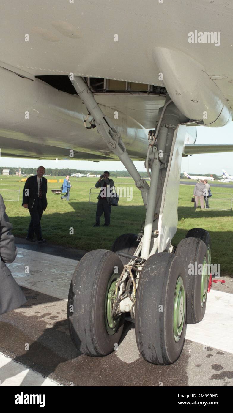 Farnborough 92 – Tupolev Tu-22M-3 (unmarked) (msn 12112347) Detail of ...