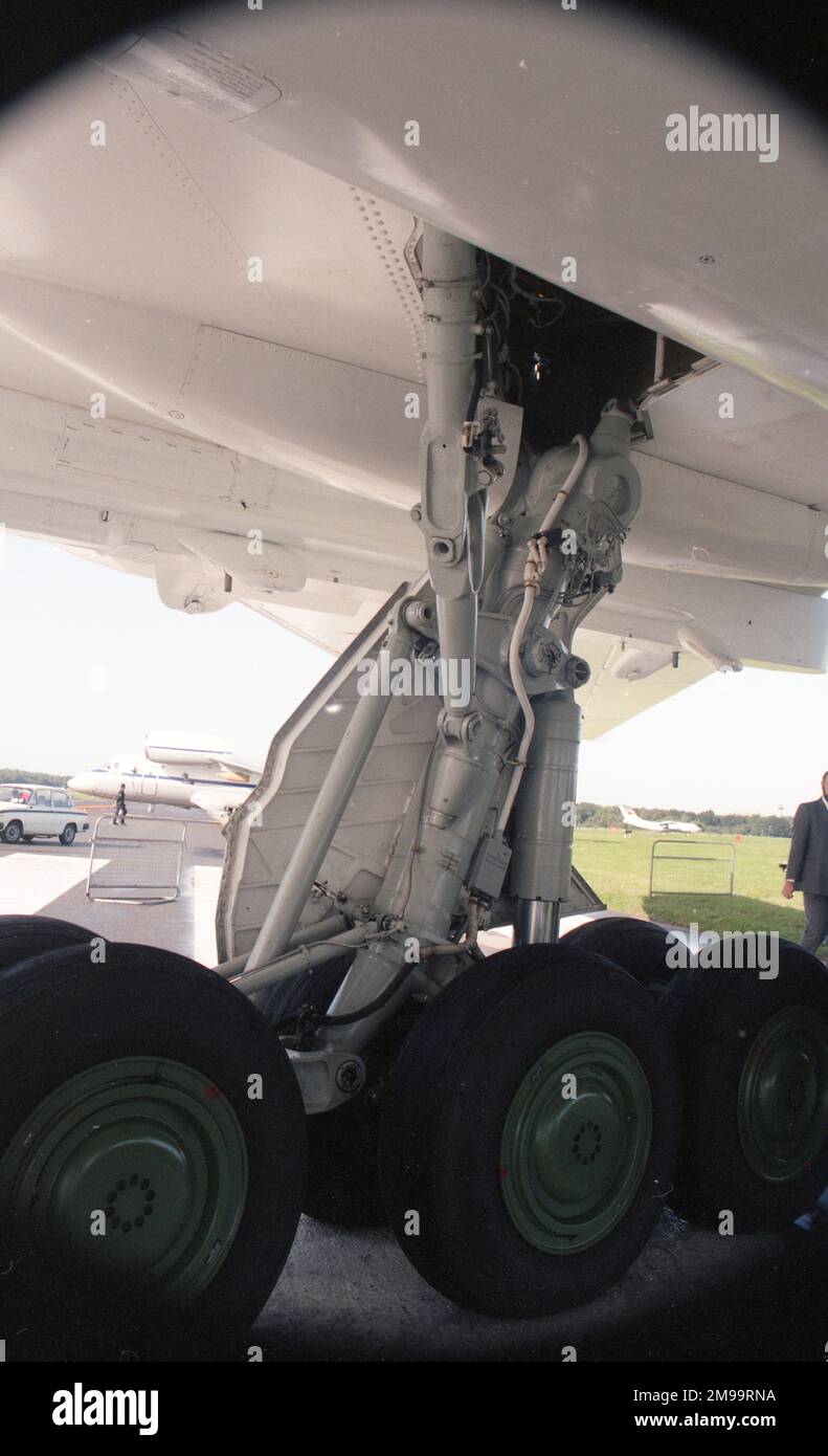 Farnborough 92 - Tupolev Tu-22M-3 (unmarked) (msn 12112347) Detail of ...