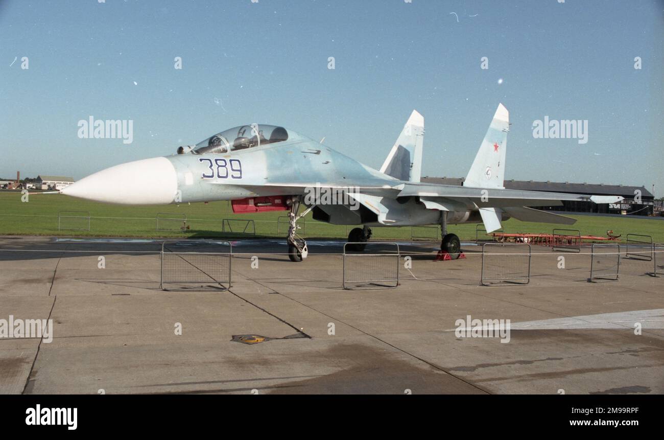 Farnborough 92 - Sukhoi Su-27UB 'Blue 389', two-seat trainer version of ...