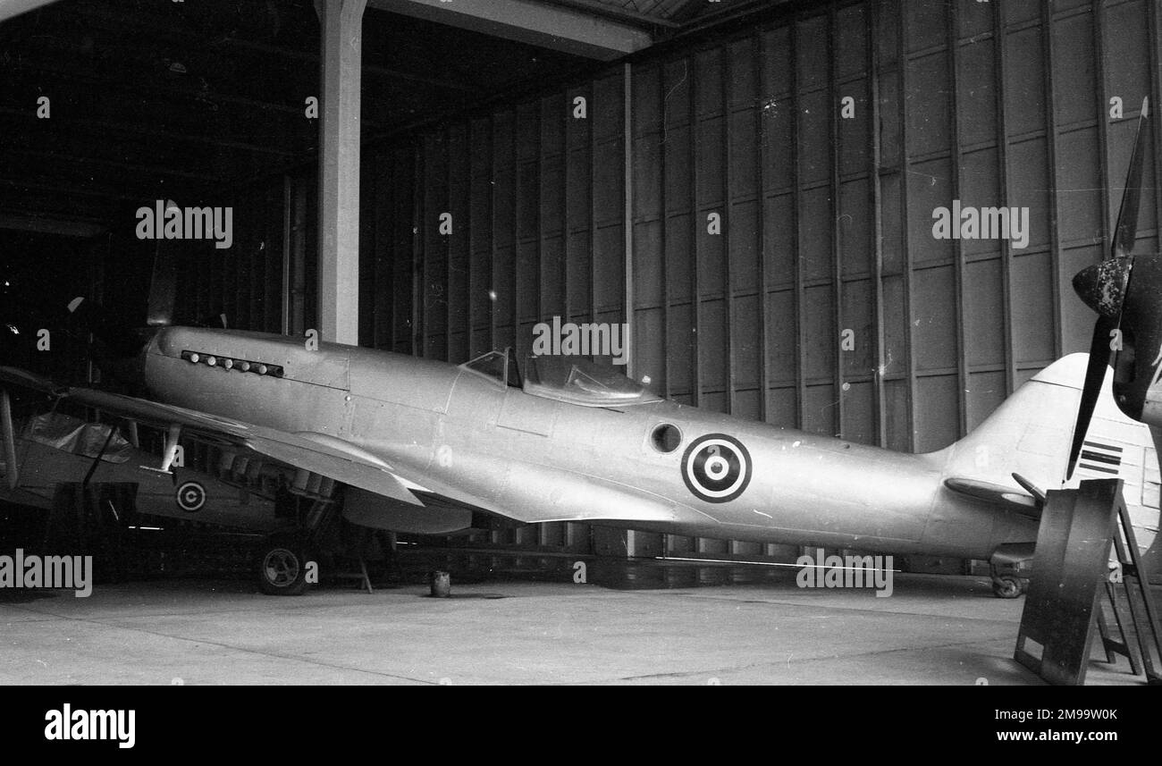 Spitfire mk xiv hi-res stock photography and images - Alamy