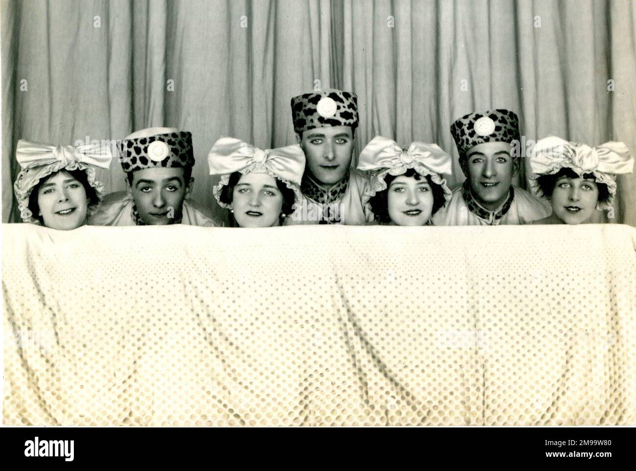 Members of the Reg Jecks and Vera Vivian Variety Theatre Company, cast ...