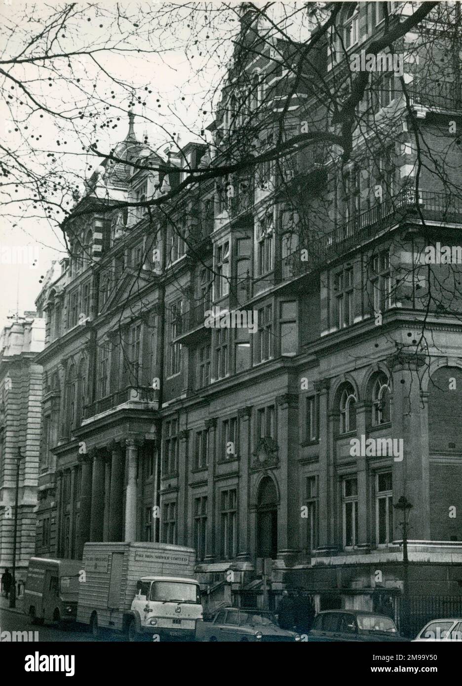 Exterior, IMechE Headquarters, 1 Birdcage Walk Stock Photo - Alamy