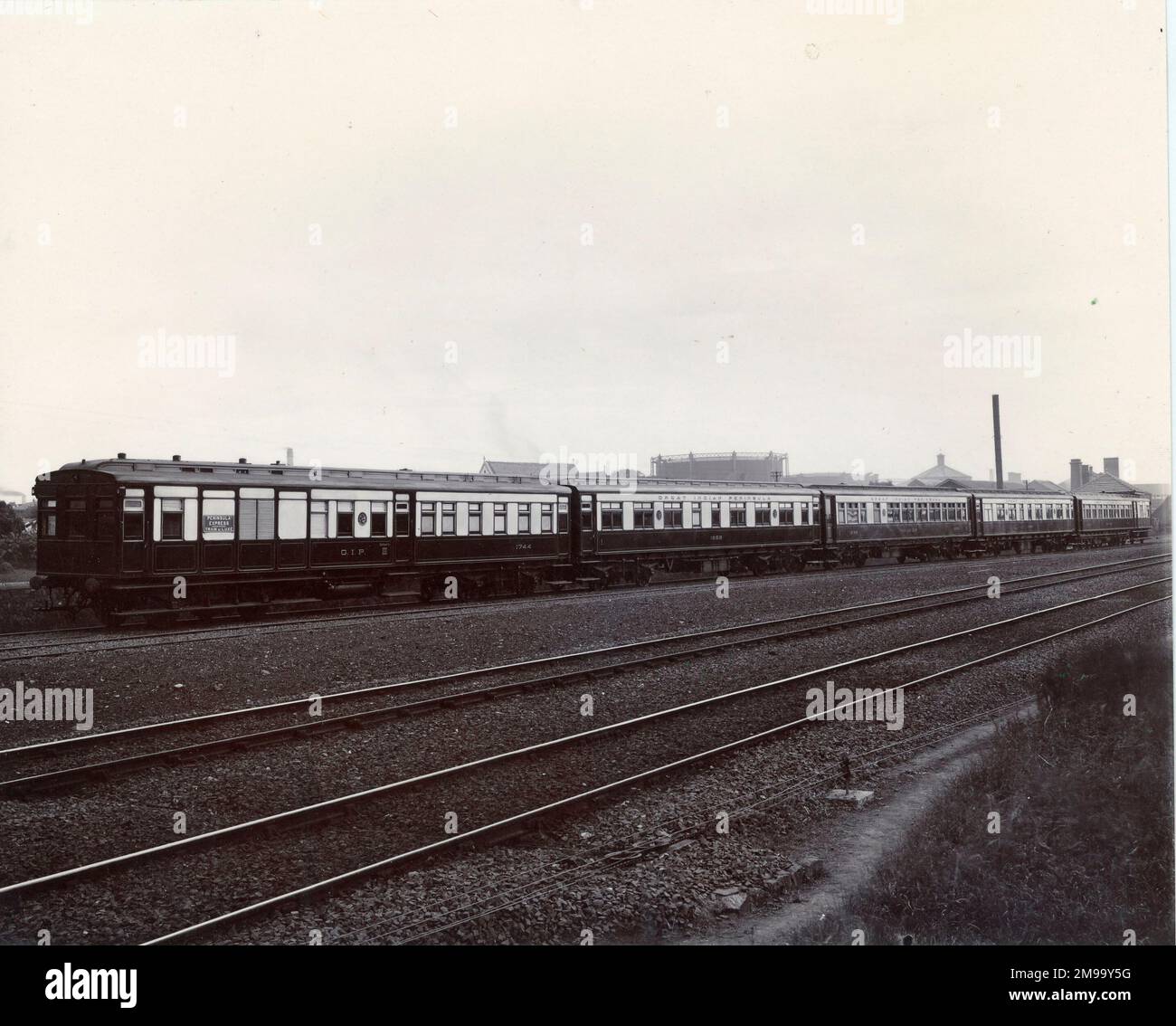 Atlantic type compound locomotive, 4-4-2 engine, side elevation ...