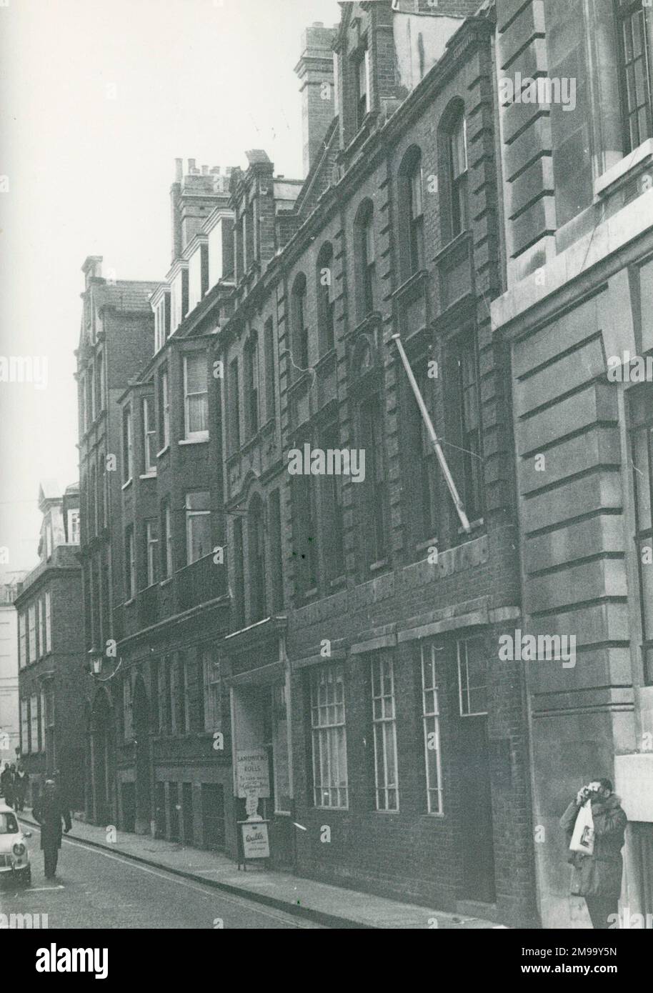 Exterior, IMechE Headquarters, 1 Birdcage Walk Stock Photo - Alamy