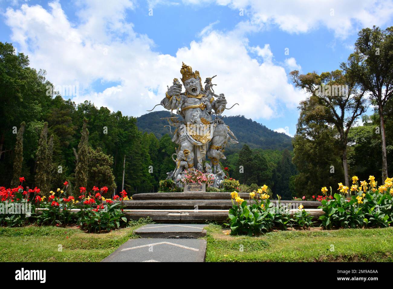 Statue of Kumbakarna Laga, Patung Kumbakarna Laga, Bali Botanic Garden ...