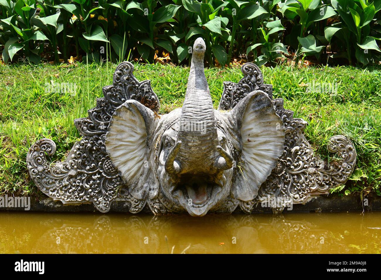 elephant head statue, Statue of Kumbakarna Laga, Bali Botanic Garden ...