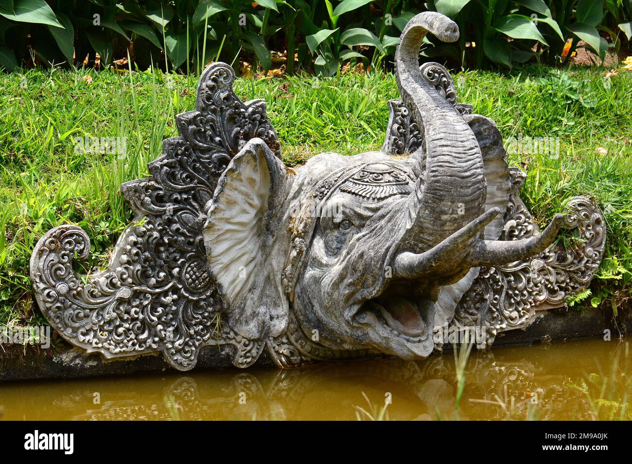 elephant head statue, Statue of Kumbakarna Laga, Bali Botanic Garden ...