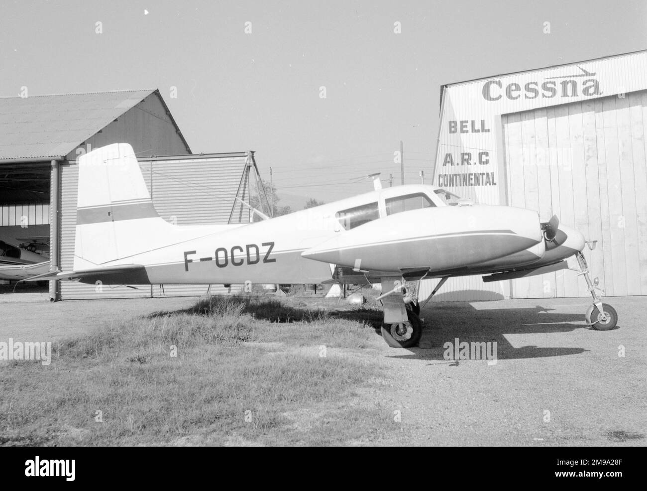 Cessna 310 F-OCDZ Stock Photo - Alamy