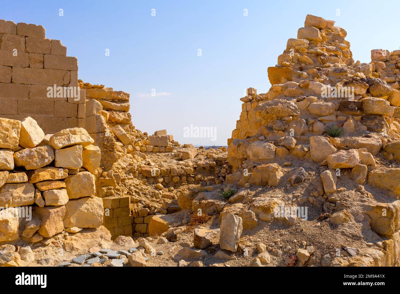 Ruins of crusaders Shobak Castle in Jordan Stock Photo - Alamy