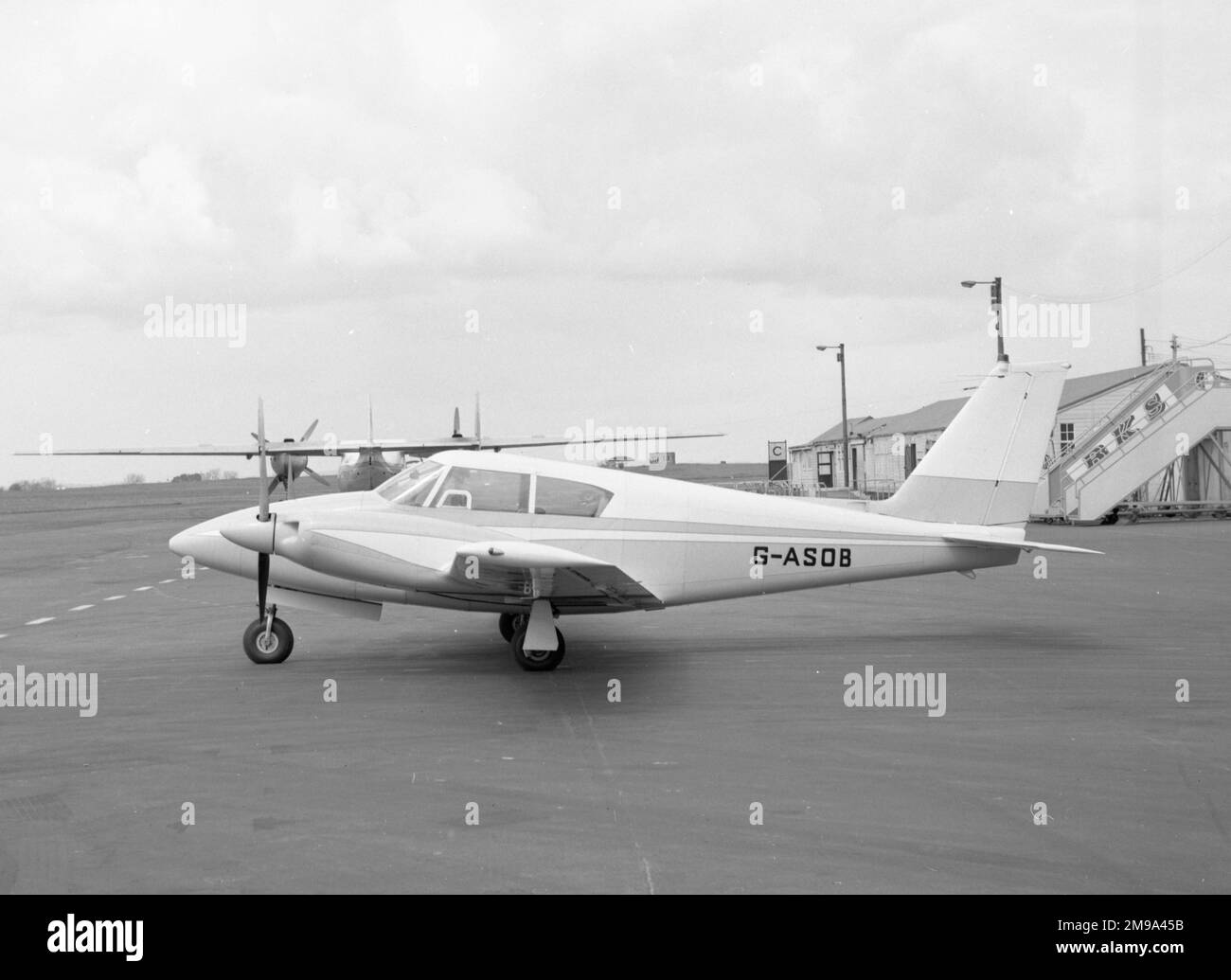 Piper PA-30 Twin Commanche G-ASOB (msn 30-279) owned by Shell-Mex / BP ...