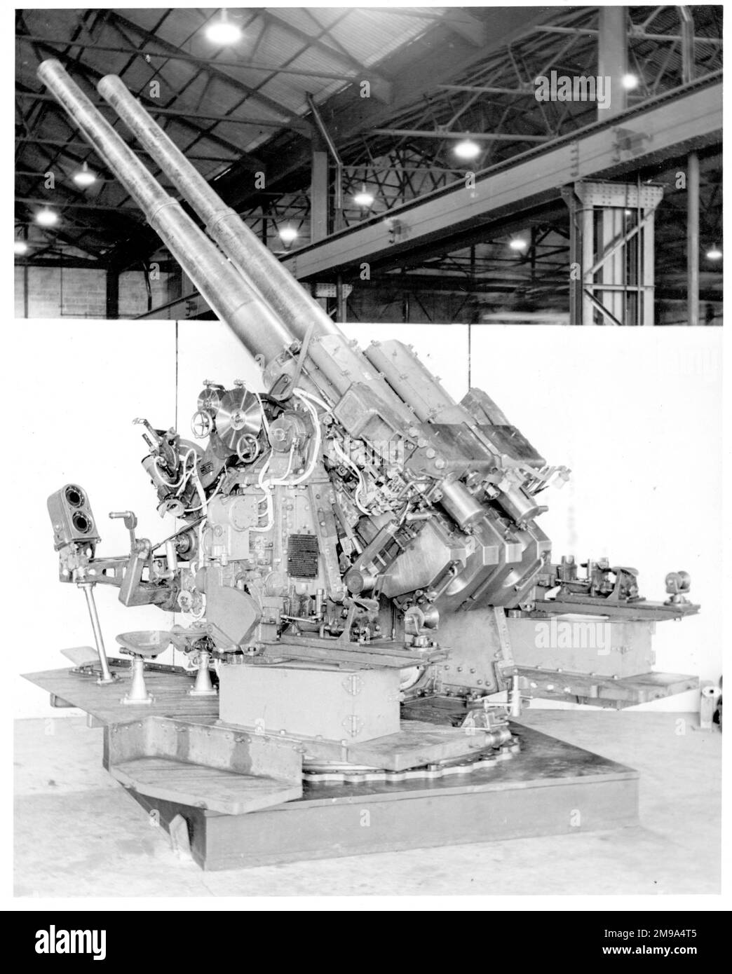 4 inch quick firing gun hi-res stock photography and images - Alamy